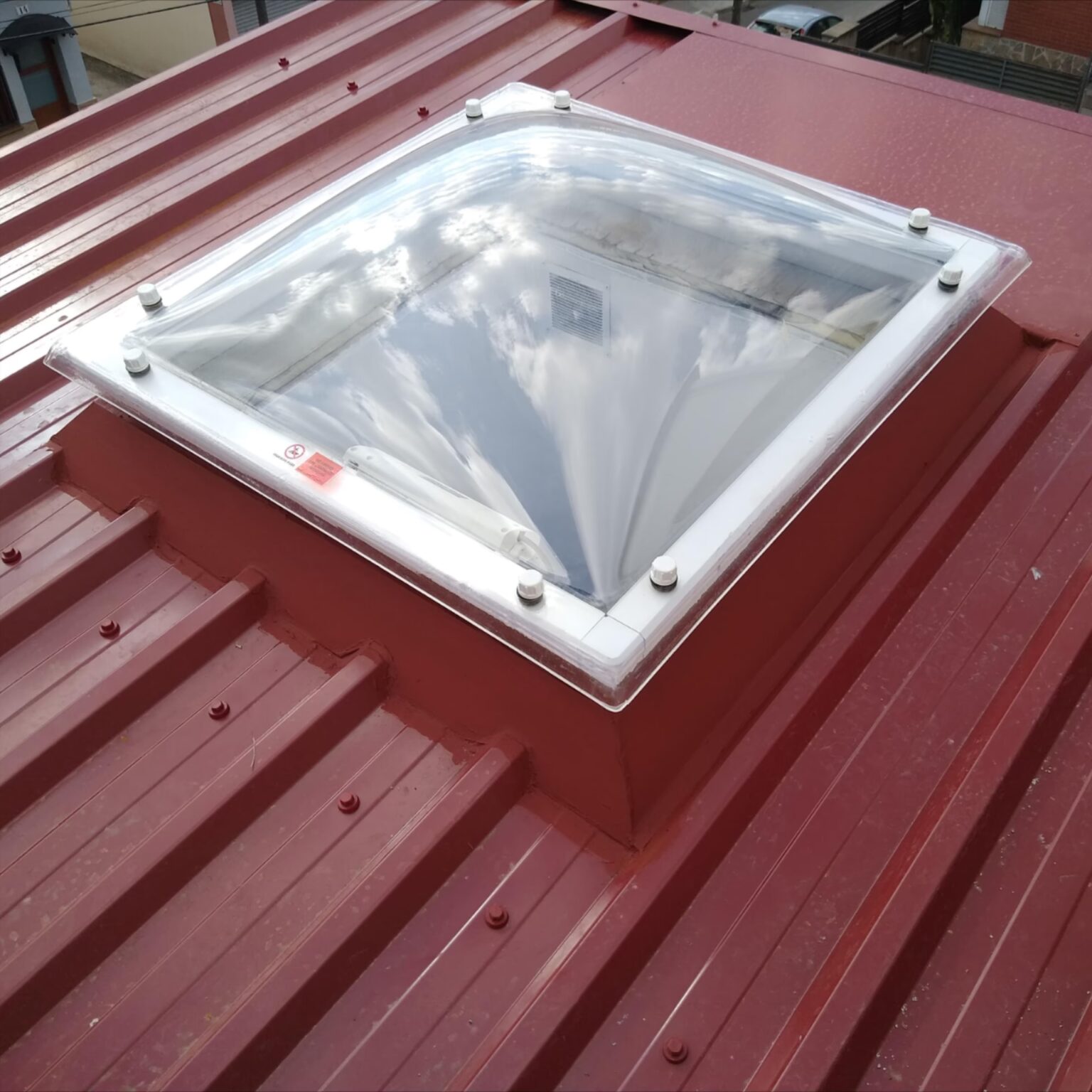 Lucarnas para Techo: Luz, Amplitud y Ahorro | INOX